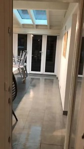 32K views · 355 reactions | En direct sur #RTL et #M6 : Dans la véranda de Dominique, c’est « chantons sous la pluie ». Elle, son mari et ses 3 enfants pataugent dans l’eau. Le constructeur, le réparateur et l’ancien propriétaire se rejettent la faute. En attendant, cela fuit de partout. | Ça peut vous arriver | Facebook