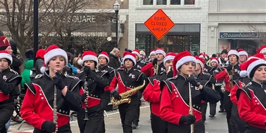 Christmas spirit fills the air in downtown Springfield at annual Christmas parade