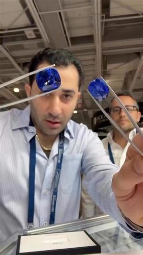Throwback to last year in Tucson chatting with the legendary @traxnyc about price differences between Unheated & Heated Sapphires. Visit us this year at AGTA Tucson in Booth 922 from February 2nd-6th. | Colorline Inc