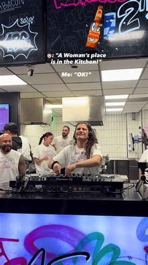 Let Her Cook: DJ Set in Techno Vibes