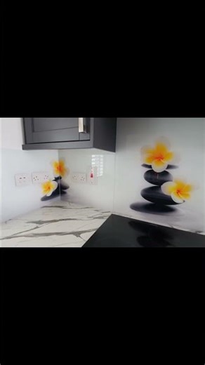 Glass Splashback with Flowers & Stones 🌸 Natural Luxury for Modern Kitchens