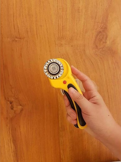 How to change straight rotary blade with a pinking/wave blade - OLFA RTY 2/DX PIB 45-1