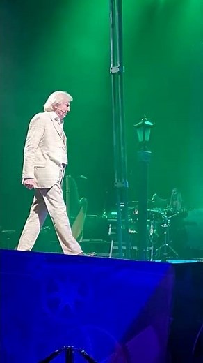 Dead London Justin Hayward Jeff Wayne's The War Of The Worlds Live at London o2 Arena 9 April 2022