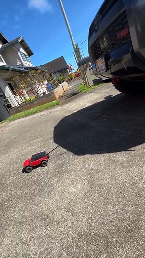 Impressive power from the vehicle towing the 4Runner. Must have had some engine mods 🤔 📷 @4runnah77 #maxtrax #maxtraxarmy #4x4 #4WD #offroading #overlanding | MAXTRAX