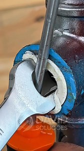 The broken thread nightmare fix When everything jams, this works #WorkshopHack #BrokenThread #QuickRepair | Hacks By David