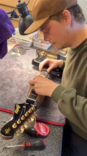 Batch Z12 is in the house and we’re working on orders now! 💪🎸 These guitars gonna be greeeeaaat. It’s a mix of Backwing, Original Wingman and VEGA Wingman guitars and we’re them a ton of love in our workshop before we ship them out to players 😍🙌 | Baum Guitars