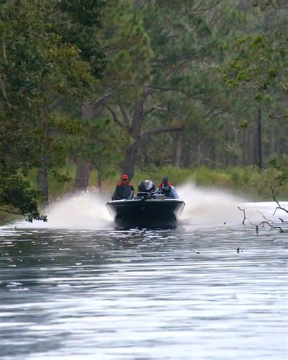 Enhance your boat’s performance, efficiency and warranty coverage – all while staying within budget –with a Mercury repower. | Mercury Marine