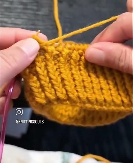 Twisted Rib Knit Pattern – Satisfying Close-Up! 🧶✨