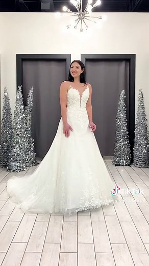 The hustle & bustle around the making of a Christmas bride… just wait for it 😍🎄❄️ #winterwedding #winterbride #christmaswedding #christmasbride #wedding #weddingdress #weddingstyle #bridetobe #bride #bridallook #christmas