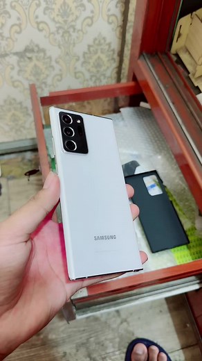 Samsung Smartphone Features and Design Overview