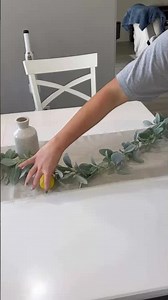 Spring home decor: lemon-themed table setting