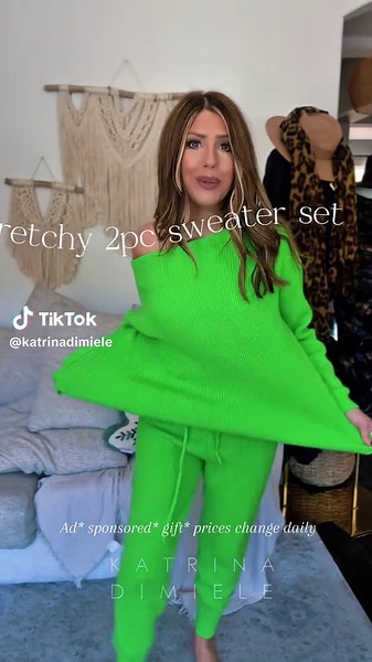 🛑 Stop everything! This 2pc sweater set is here and it’s insanely stretchy! Just imagine the coziness combined with effortless chic. Time is ticking - you won't want to miss out on this comfy standout! Act fast and thank me later! #MustHave #FashionFind #OOTD