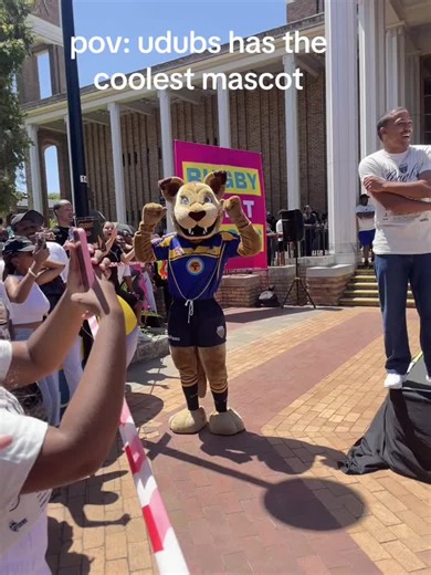 Cara the caracal ❤️#udubs #fye #uwc @University of the Western Cape @UWCSport