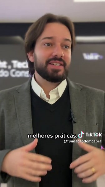 Uma imersão focada em tecnologia! 👩‍💻 A Tech Week da #GraduaçãoFDC foi criada para desenvolver nos alunos as habilidades mais atuais para o mercado e para a vida contemporânea. Confira como foram os primeiros dias dessa experiência e acompanhe toda a jornada dos alunos na #TechWeek 2025! Quer viver experiências como essa? Acesse nosso site e confira as oportunidades de ingresso nos nossos cursos de Graduação. Link na bio. 📲 #FDC #Economia #ADM