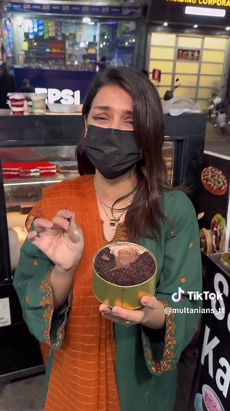 Discovering My Favorite Desserts in Multan