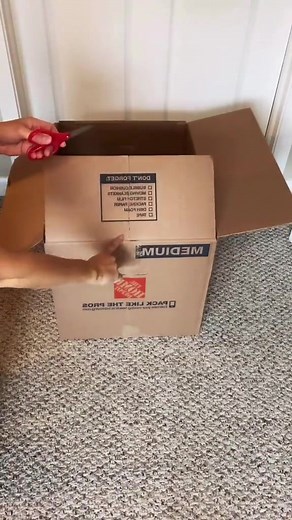 6.9K views · 277 reactions | #Moving #Tips! #Repurpose your #boxes to a #better #fit for your #items. #Turn a #square #box into a #rectangle #one. | Nehal Nabil | Facebook
