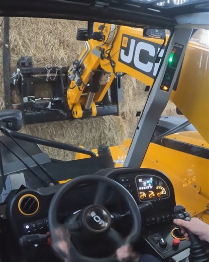 11K views · 386 reactions | Hard work made comfortable. The #JCB 530-60 AGRISUPER Loadall designed with reduced engine pod height boosting all-round visibility and ultimate control. Discover more: brnw.ch/21wGTnQ. | JCB Agriculture | Facebook