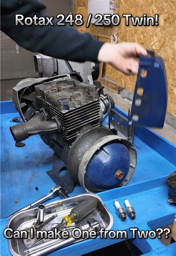 Another engine rebuild for my friend Pat! What surprises wait inside this vintage Rotax type 248 / 25 Twin?! Let’s open it up and find out 👍🏼#skidoo #elan #enginerebuild #vintagesled #project