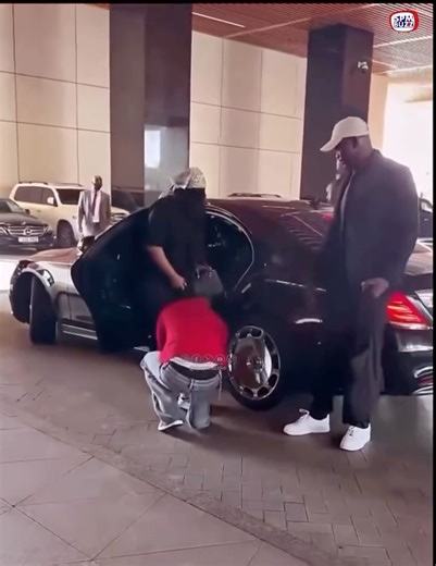 SPM BUZZ on Instagram: "Juma Jux and Priscilla Ojo arrive at their hotel ahead of the home tour by @fine_urban_co_interiors_ltd"