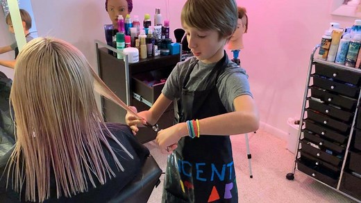 412K views · 6.7K reactions | 11-year-old Vince from Bloomfield Hills, Michigan, cuts and colors friends and family's hair in his parents' basement — but he hopes to become a celeb hairstylist one day. READ MORE > https://rach.tv/2NFwOhW | Rachael Ray Show | Facebook