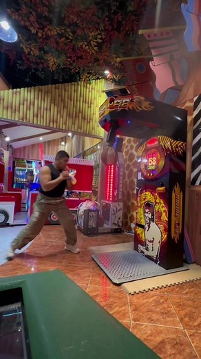Boxing Arcade Adventure: Thrilling Punching Machine Fun