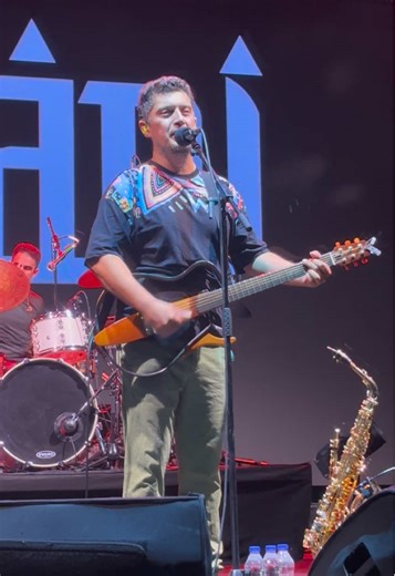 Pinhani Konserinde Beni Al Kucagına