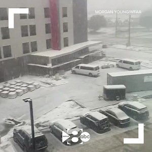 NORTH TEXAS SNOW ❄ We're seeing heavier snowfall in the Collin County area. This is in northern Plano. Latest snow photos and video: https://www.wfaa.com/article/weather/dallas-fort-worth-snow-photos/287-aaa1d1a2-5668-457d-9b23-4dafbde7e3c7 | WFAA
