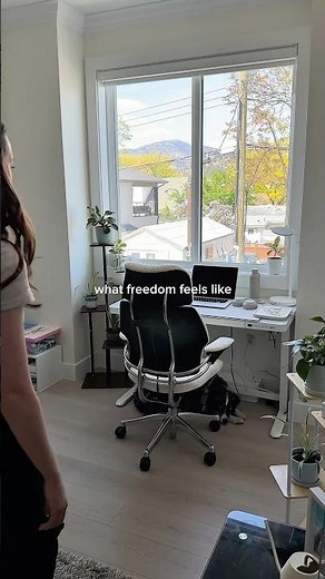 The Freedom Task Chair by Humanscale 🤍 #workfromhome #officesetup