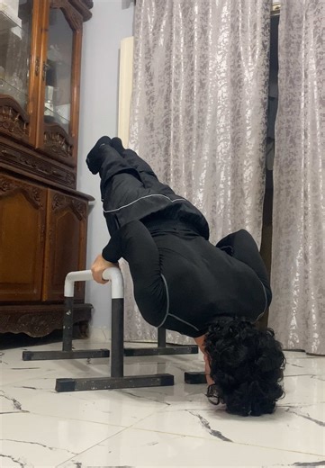 Handstand Challenge: Rate Your Skills Out of 10