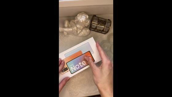 Creative teen weaves Salvador Dali portrait on DIY loom made from a phone box