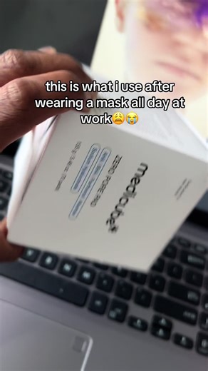 Mask areas can feel congested. I gently swipe along my lower face after cleansing. The exfoliating combo keeps that area feeling smoother. #masknecare #workdayskin #poremaintenance #skintok #kbeautyessential