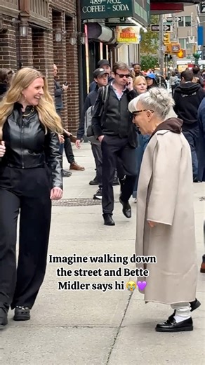 5.5M views · 34K reactions | Because in Hocus Pocus season, the magic is real 彩 #hocuspocus #hocuspocus2 #hocuspocusedit #bettemidler #celebrity #iconic #funnymoment #winifredsanderson #hallowee #halloweenseason #aginglikefinewine #agingwell | Girlfromjerseycity | Facebook