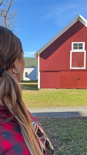Kerri-Lee Mayland on Instagram: "CHILI AND CORNBREAD COOK OFF!!! I’m up in South Royalton (#SoRo) competing at VT Law School’s Annual Chili Cook Off. Will my mother in law’s chili recipe get a win 🏆 Or perhaps my white bean turkey kale chili will place! I also have a Martha’s Vineyard cornbread recipe in the running. Competition is fierce. Stay tuned… 😂😂😂 #vtlawschool #chilicookoff #goingforgold🏅"