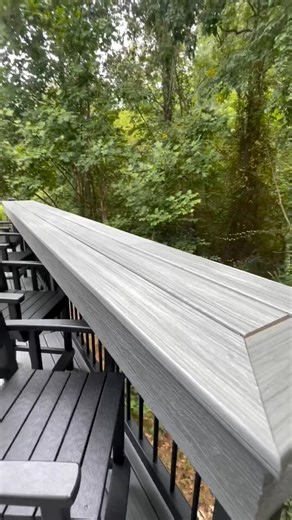 This outdoor bar top is perfect for the summer☀️ #construction #homerenovation #diy #contractor #outdoorliving #deck #homeinspo | Scarlet Oak Homes