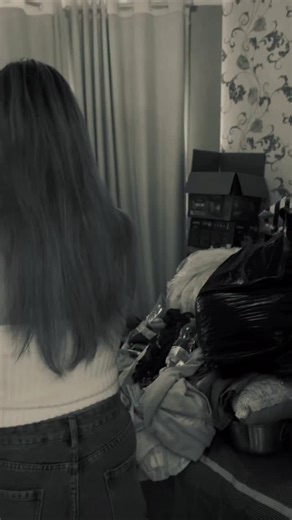 Isabelli Mafra on Instagram: "Provérbios 16:3: Consagre ao Senhor tudo que você faz e todos seus planos serão bem sucedidos. Eu tive um recomeço e um reencontro comigo mesma esse ano, pedi uma resposta pra Deus no começo de outubro e saí de casa, sem olhar pra trás. Entreguei tudo nas mãos dele e ele nunca soltou minha mão, me falaram que não ia dar certo, que eu não podia. Eu sempre fui atrás do meu mesmo CLT e nunca foi uma vergonha isso. Graças a Deus hoje vivo meu sonho. E não é só um carro,