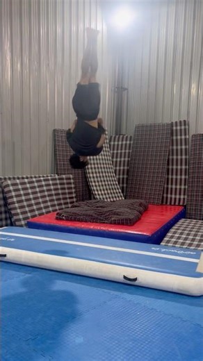 #flip #shorts #trampoline #sports #youtubeshorts #frontflip