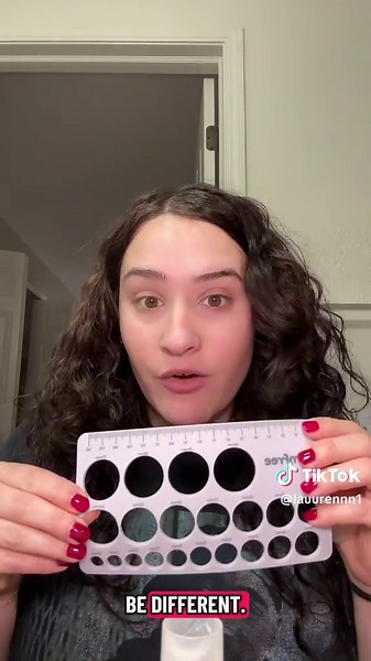 pumping became easy and painless once I started using the right size!! it can cause damage and hurt your milk supply so using the right size is so important #creatorsearchinsights #momsoftiktok #flange #pumping #momlife