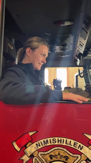 Dria | Firefighting • Fitness • Health on Instagram: "Social media floors me. A coach or influencer that pushes one style of training has a very specific client in mind or they are just trying to sell you hope. Do not be fooled, there is a highly likely chance they built their foundation with the basics, not with a fancy firefighter program they now sell. I’m not in the business of doing that. If you need strength, you need to do a strength program and eat. It has nothing to do with being a “fir