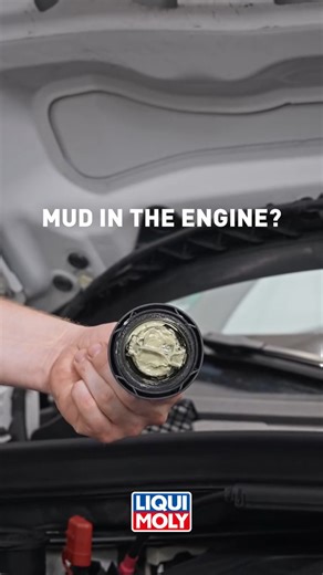 The perfect solution for cleaning the engine from the inside. Removes black sludge, other contaminants, and deposits. Increases the operational reliability of the engine and prevents lubrication deficiency. Gently cleans oil holes, oil screens, piston ring grooves, ducts, and prevents engine damage. Suitable for all commercially available motor oils in gasoline and diesel engines with and without a diesel particulate filter (DPF). Tested for turbochargers and catalytic converters. Add approx. 20