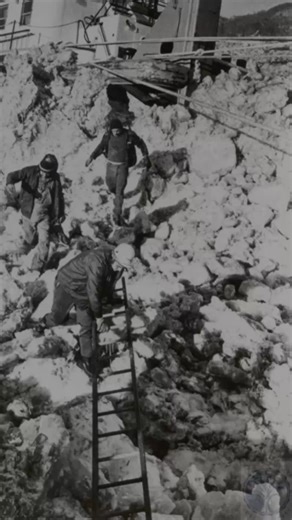 The Enquirer on Instagram: "The blizzard of 1978 took its toll on Ohio starting on Jan. 26. Winds of nearly 70 mph piled up 10-foot drifts, knocking out power, heat and phone service to thousands across Ohio. We dug out a collection of photos that show the impact of the historic blizzard across the state. See the full gallery at the link in our bio. #ohio #weather #snow"