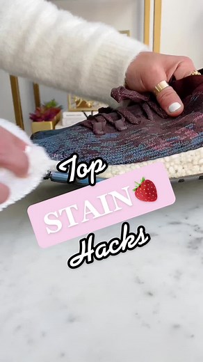 💦 2 ways to lift those stains 🍓👟😏 #stain #stainspray #stain #fabric #fabricstain #lifehacks #life #clean #shoecleaner #cleaner #cleaning #cleaninghacks #cleaningmotivation #cleaningtips #pinkstuff | The House Of Sequins