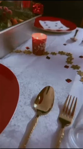 Le Menu de Fête d’Eatvite Dining est prêt à sublimer votre table et à rassembler vos proches autour d’une expérience culinaire exceptionnelle. Réservez votre commande dès maintenant et assurez-vous une table digne des plus grandes célébrations. Commandez aujourd’hui ! ️  Précommandez dès maintenant 077166166 Pour Menu : www.menu.theeatvite.com | Eat vite Gabon | Facebook