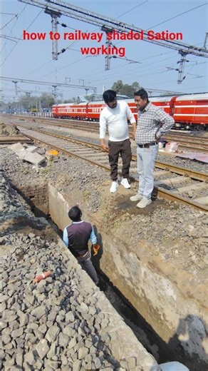 how to r railway working#shorts#youtubeshort #shortvideoshortsfeed