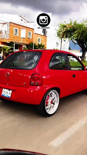 Chevy C2 Tuning: Corsa 3 Puertas con Rines Deportivos