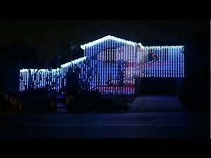 Snoopy's Christmas Lights Show (30 Foot Tall Flying Snoopy!)