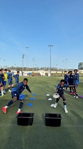 @knappenschmiede U-11 Sprint Challenge Learn effective sprinting at a young age. Proper body mechanics will enhance your ability to quickly transition between offensive and defensive plays. Good form also minimizes energy expenditure allowing you to maintain high-output performance throughout the match. #soccercoach #soccertraining #footballtraining #footballcoach #soccerdrills #footballdrills #soccerwarmup #socceracademy #footballacademy #soccerclub #footballclub #coachingsoccer | Train.Soccer