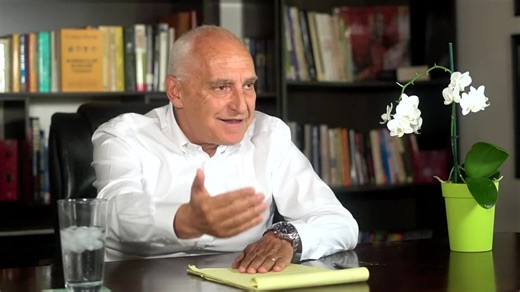 ¿Cómo convertir tu vivienda (aunque no sea tuya) en una máquina de hacer dinero? 🤔 Hoy quiero contarte que es posible hacer de tu casa (aunque no sea tuya) una mina de oro. ✨Para eso tengo 3 estrategias que serán la clave para hacer este sueño una realidad: ⬇️ ✅ Arrendar habitaciones. ✅ Arrendar toda la propiedad por habitaciones. ✅ Airbnb (arrendar por días o meses) ¡Maneja ese presupuesto y ahorralo! 👏🏼 Así podrás comprar un inmueble al año. 👏🏼 Te quiero hacer una invitación que te ayudar