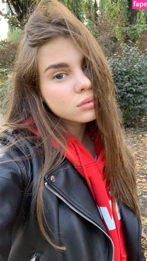 Adult Time on Instagram: "Video link in bio 🥵Here's some basic information about LEDs: _What is an LED?_ An LED (Light Emitting Diode) is a type of semiconductor device that converts electrical energy into light. _How does it work?_ When a voltage is applied to the LED, electrons recombine with holes, releasing energy in the form of photons, which we see as light. _Key Characteristics:_ 1. _Color_: LEDs are available in a range of colors, including red, orange, yellow, green, blue, and white. 2