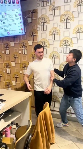 When you work with a Gen Z 🤦 #bubbletea #barista #genz