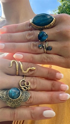 Magic is real. These crystals awaken psychic abilities and protects your energy field ✨ | Daya Jewelry